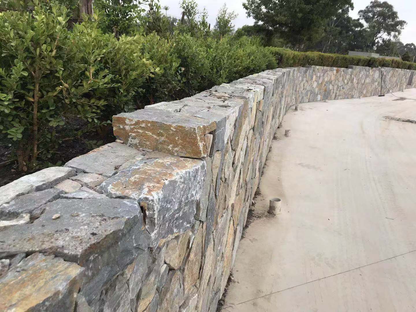 Stone clad wall - Eyre irregular wall cladding - Feature wall stone