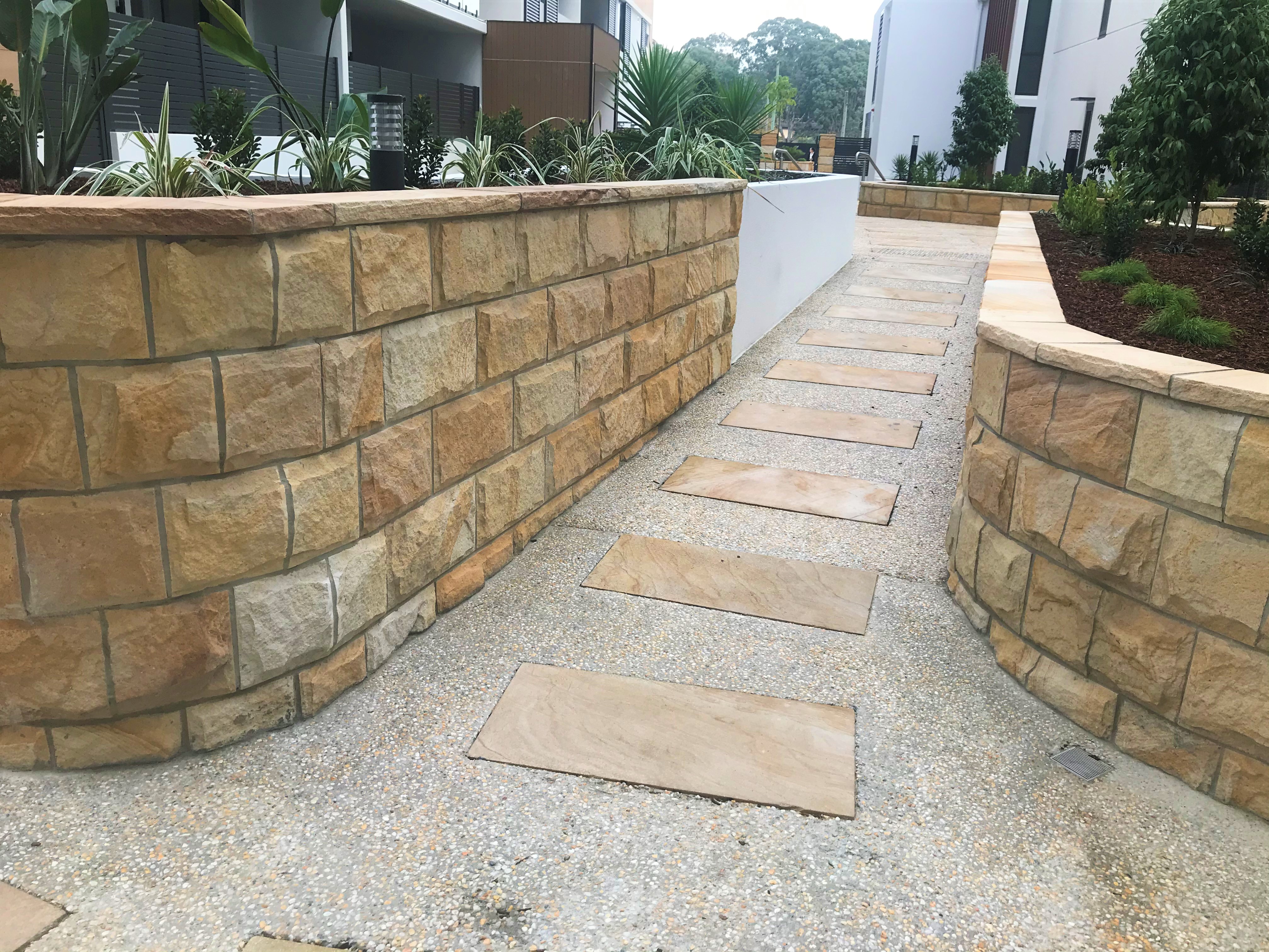 Rockface sandstone wall cladding - Australian sandstone - Aussietecture