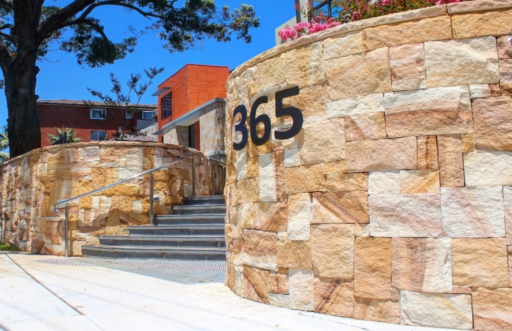 Australian sandstone wall claddings, flooring - Aussietecture stone