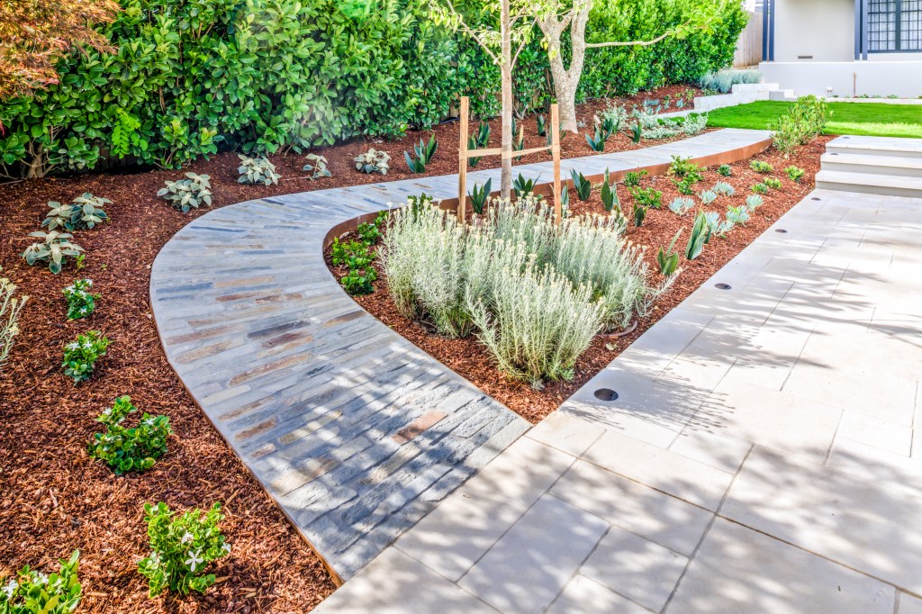 Filetti stone paving - Italian porphyry paver - Landscaping stone