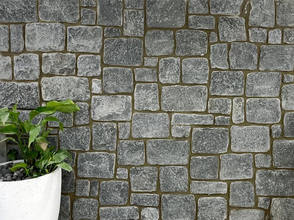 Bluestone cladding and flooring stone - Yulara split face bluestone