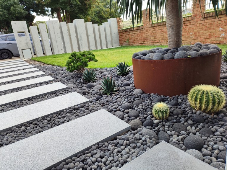 Granite tiles and pavers - Granite flooring - Granite stepping stones