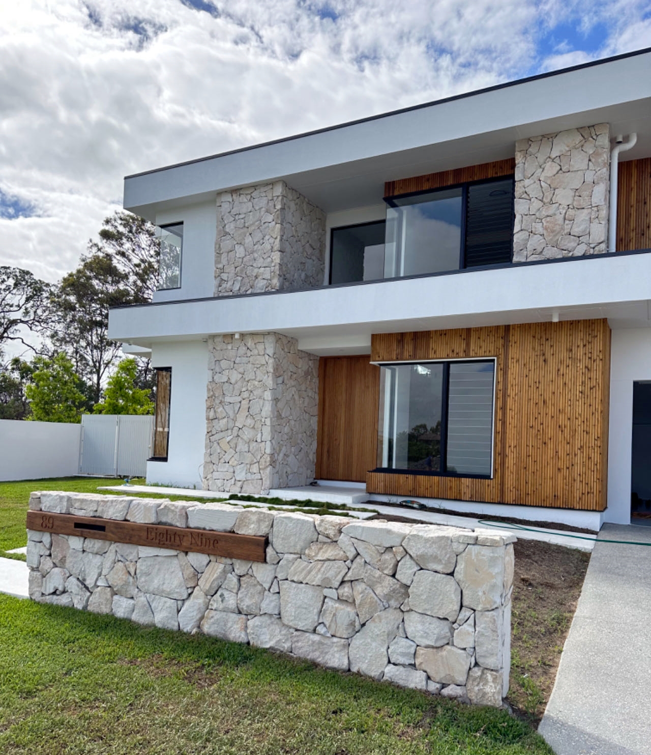 Natural walling stones - featured wall cladding stone - Aussietecture