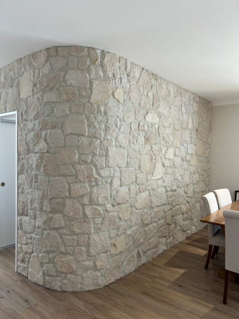 Sandstone wall - Curved wall project - Aussietecture stone supplier