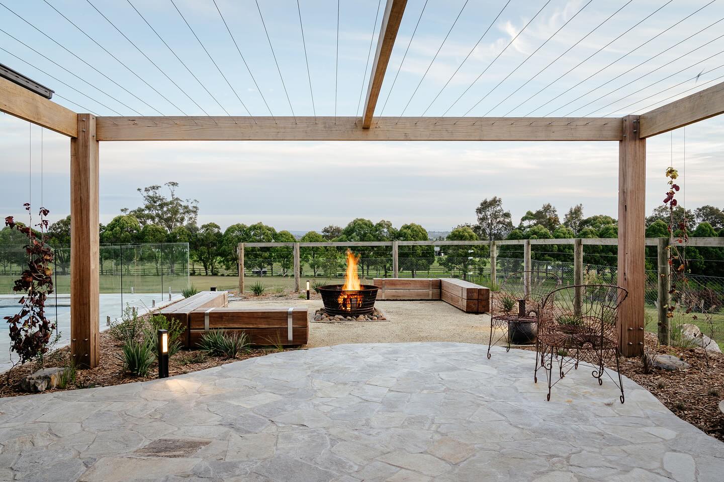 Crazy paving stone and Eyre stone cladding - Wallalong Project
